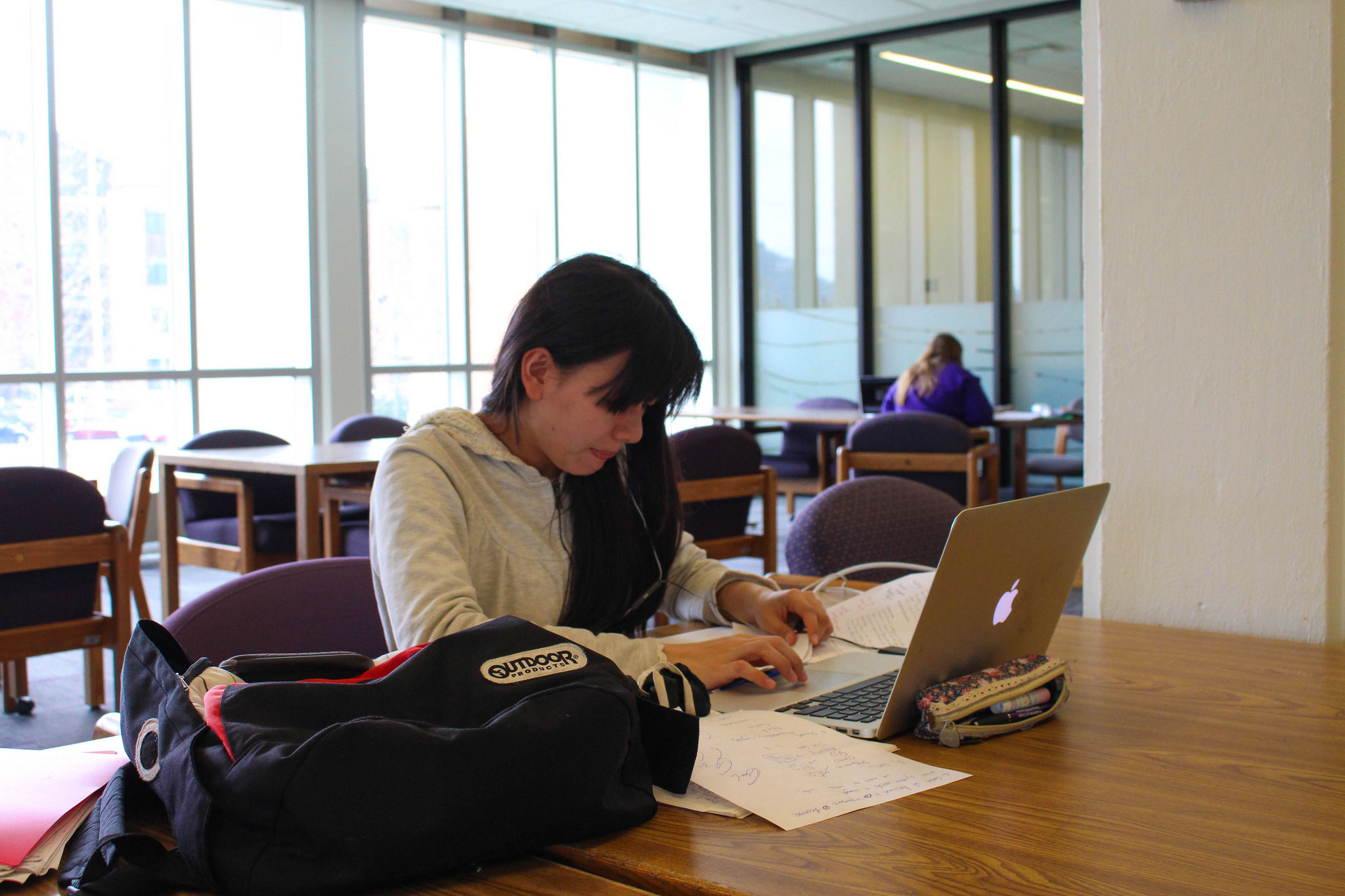 10 Backpack Essentials For The School Week - Winona State Blogs